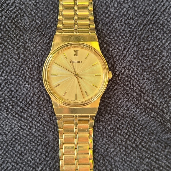 Seiko | Accessories | Vintage Seiko Mens Goldtone Watch Stainless Steel | Poshmark